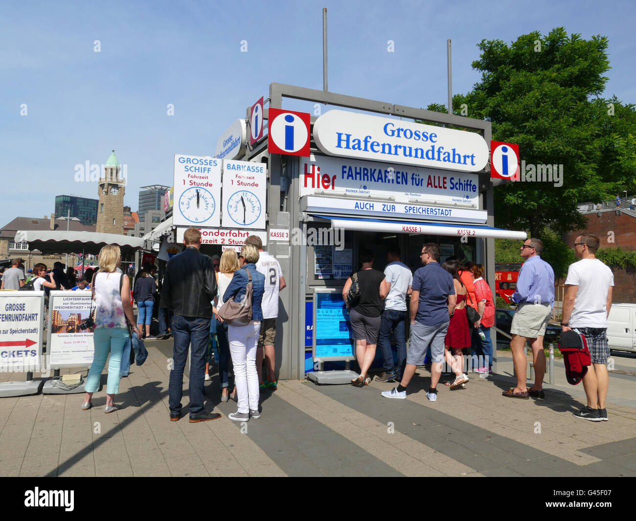 Hamburg tour hi-res stock photography and images - Alamy