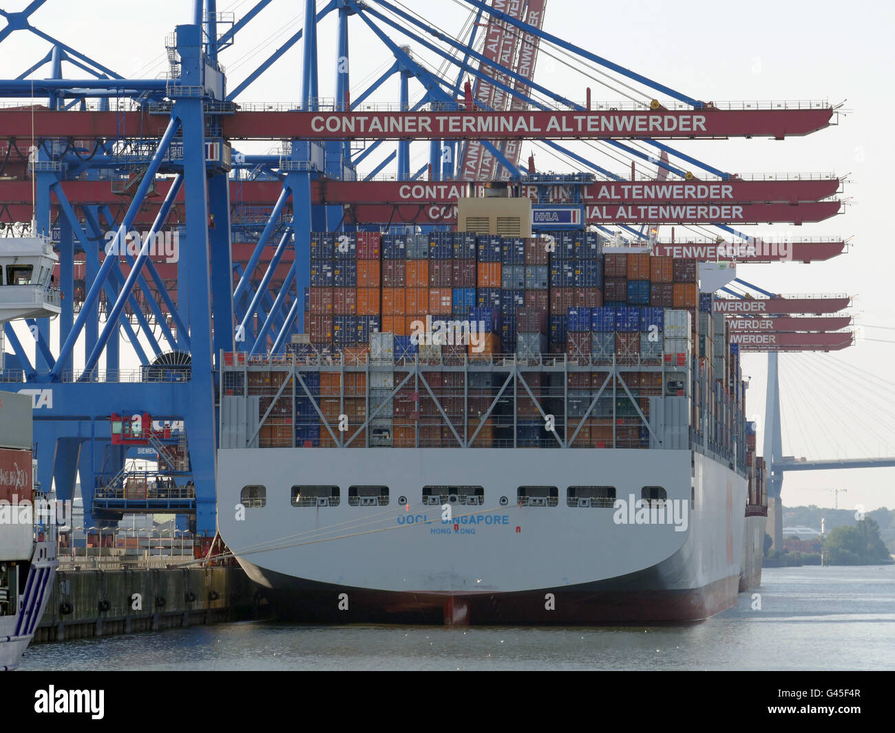 Europe Germany Hamburg Port of Hamburg container ship Stock Photo - Alamy