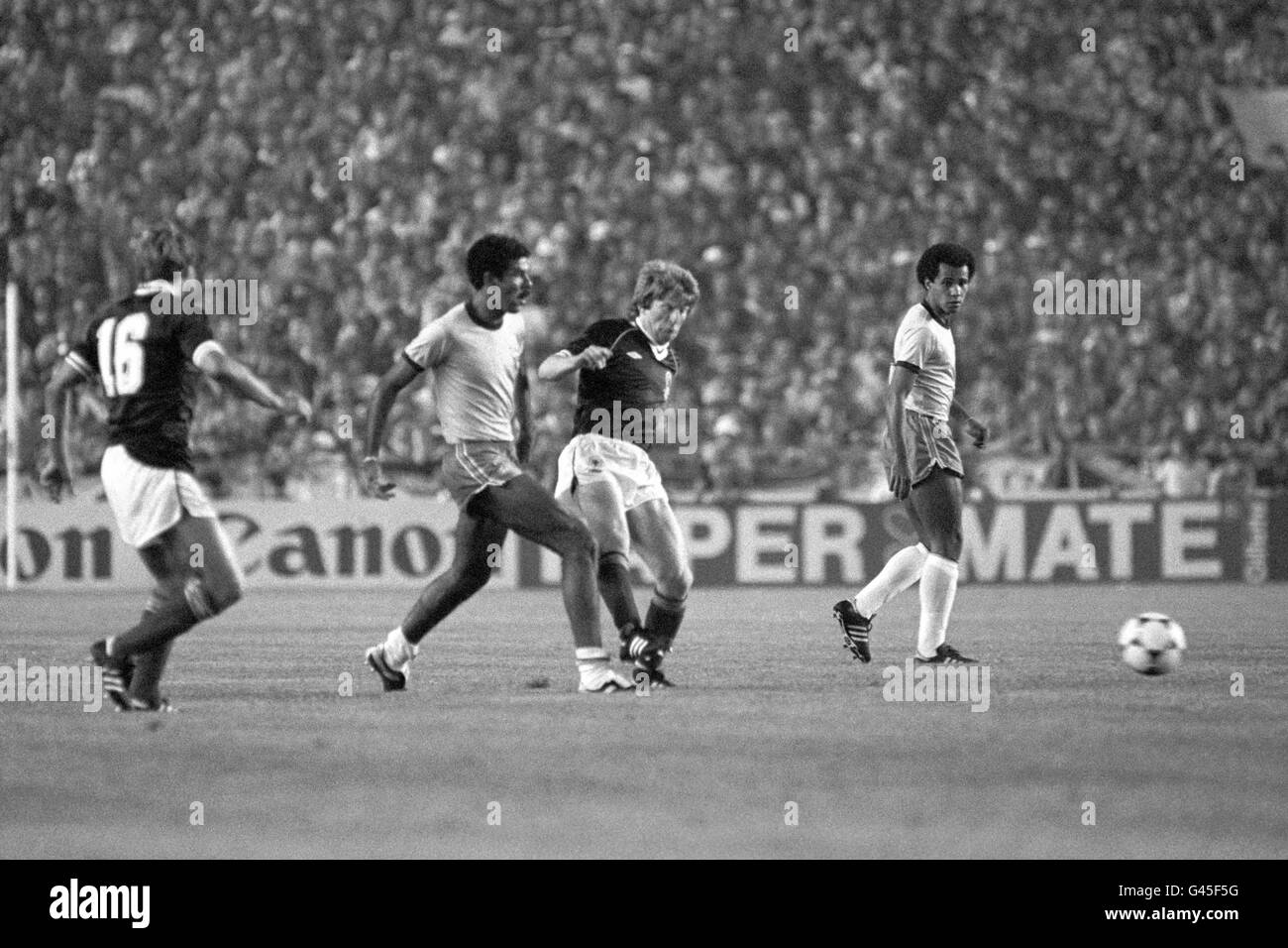 Fifa world cup spain 1982 hi-res stock photography and images - Alamy
