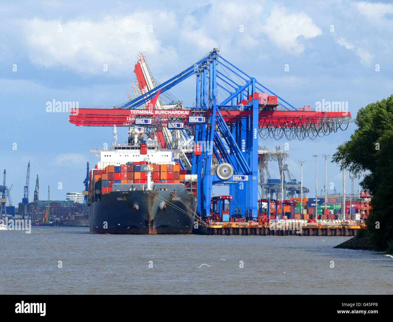 Europe Germany Hamburg Port of Hamburg container ship at dock Stock ...