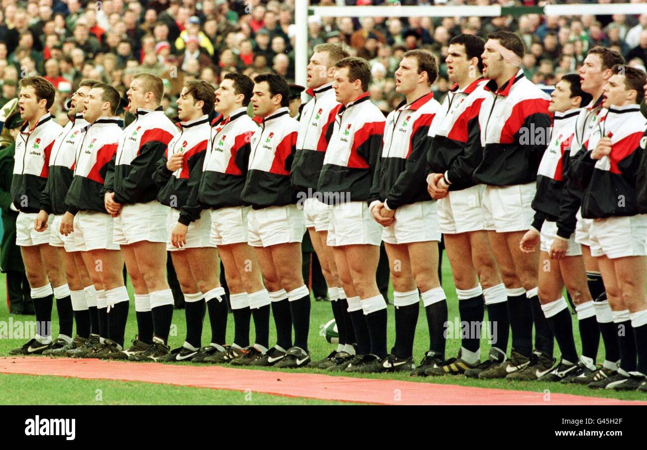 The England rugby team sing the English national anthem for the first ...