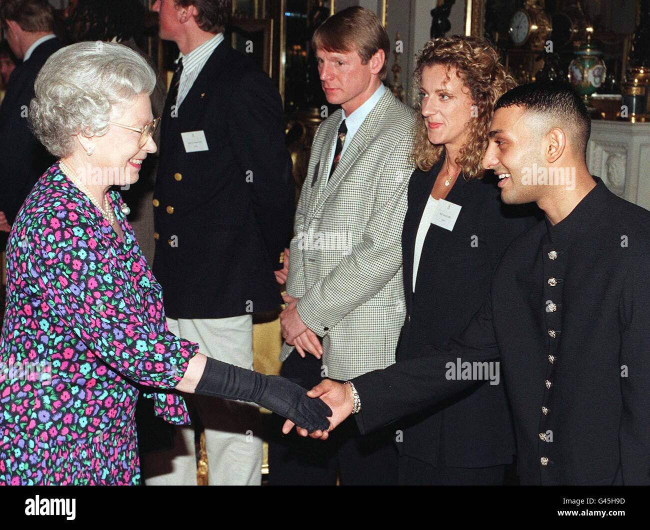 The Queen greets World Lightweight boxing champion, Naseem Hamed, at ...