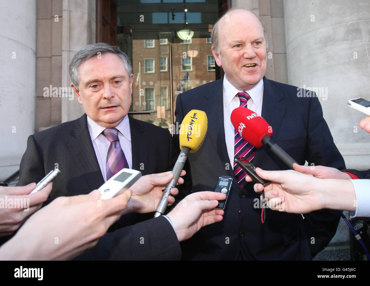 News irish imf hi-res stock photography and images - Alamy