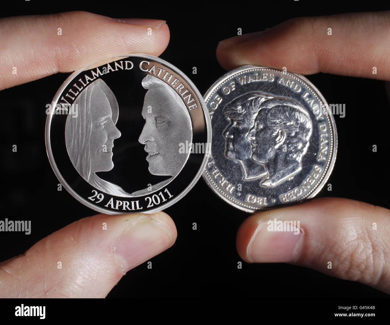 The official silver 5 coin commemorating the wedding of Britain's ...