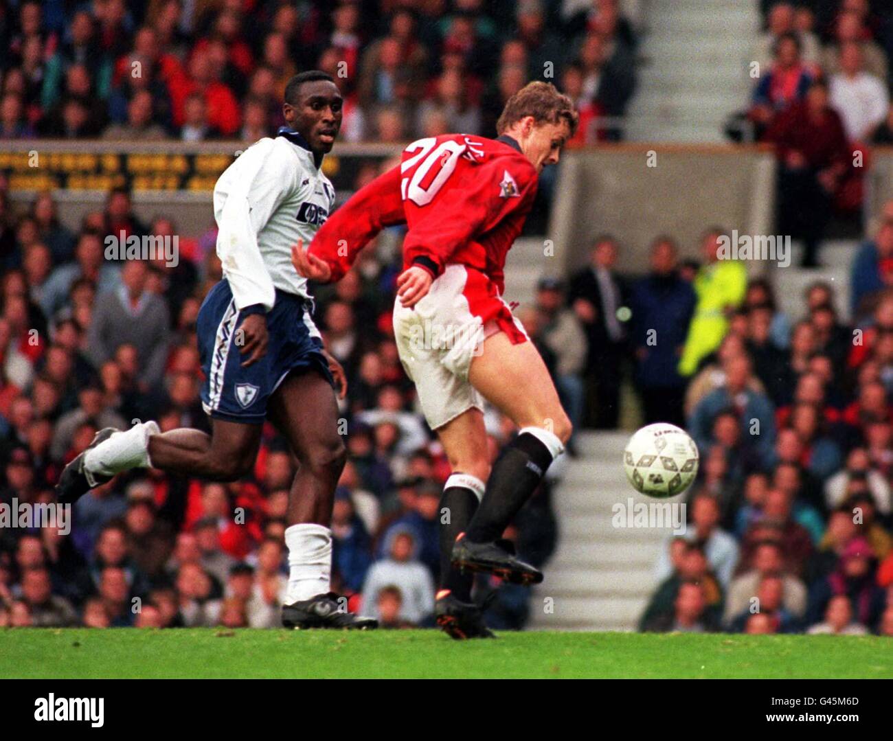 John giles manchester united hi-res stock photography and images - Alamy