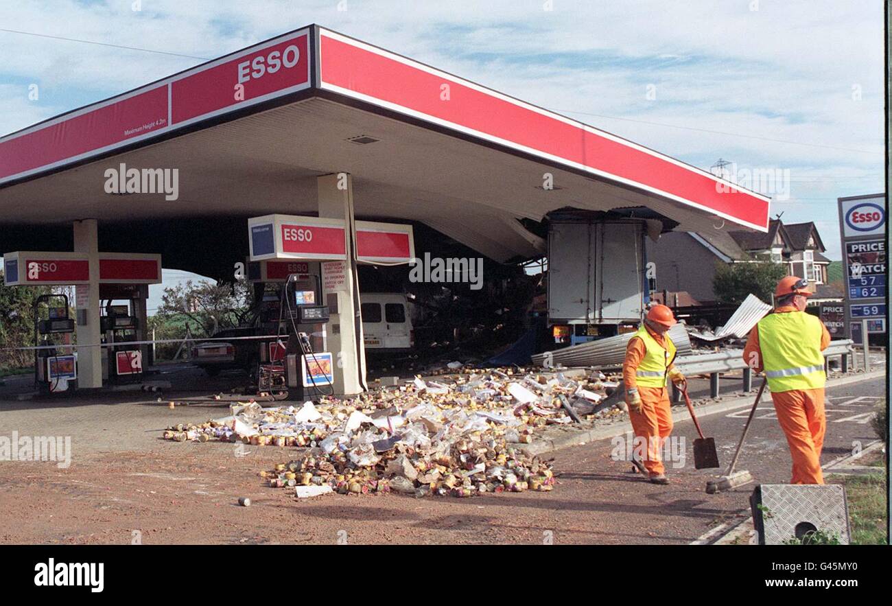 Petrol station fire 1 Stock Photo - Alamy