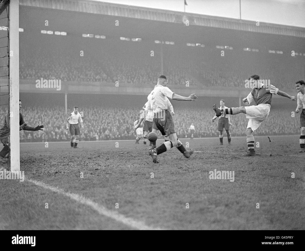 Reg lewis hi-res stock photography and images - Alamy