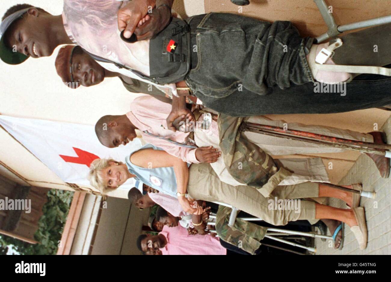 ANGOLA Diana/group amputees Stock Photo - Alamy