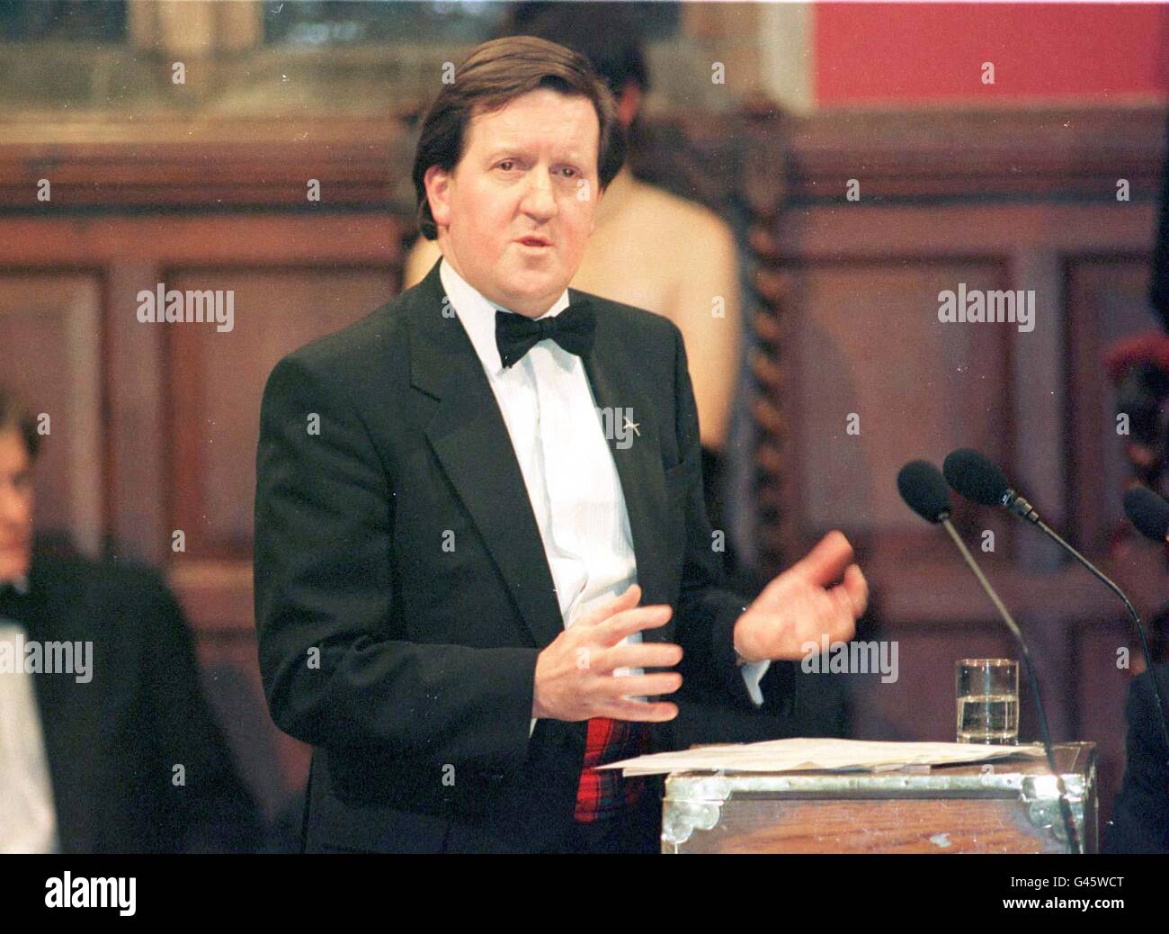 Shadow scottish secretary george robertson hi-res stock photography and ...