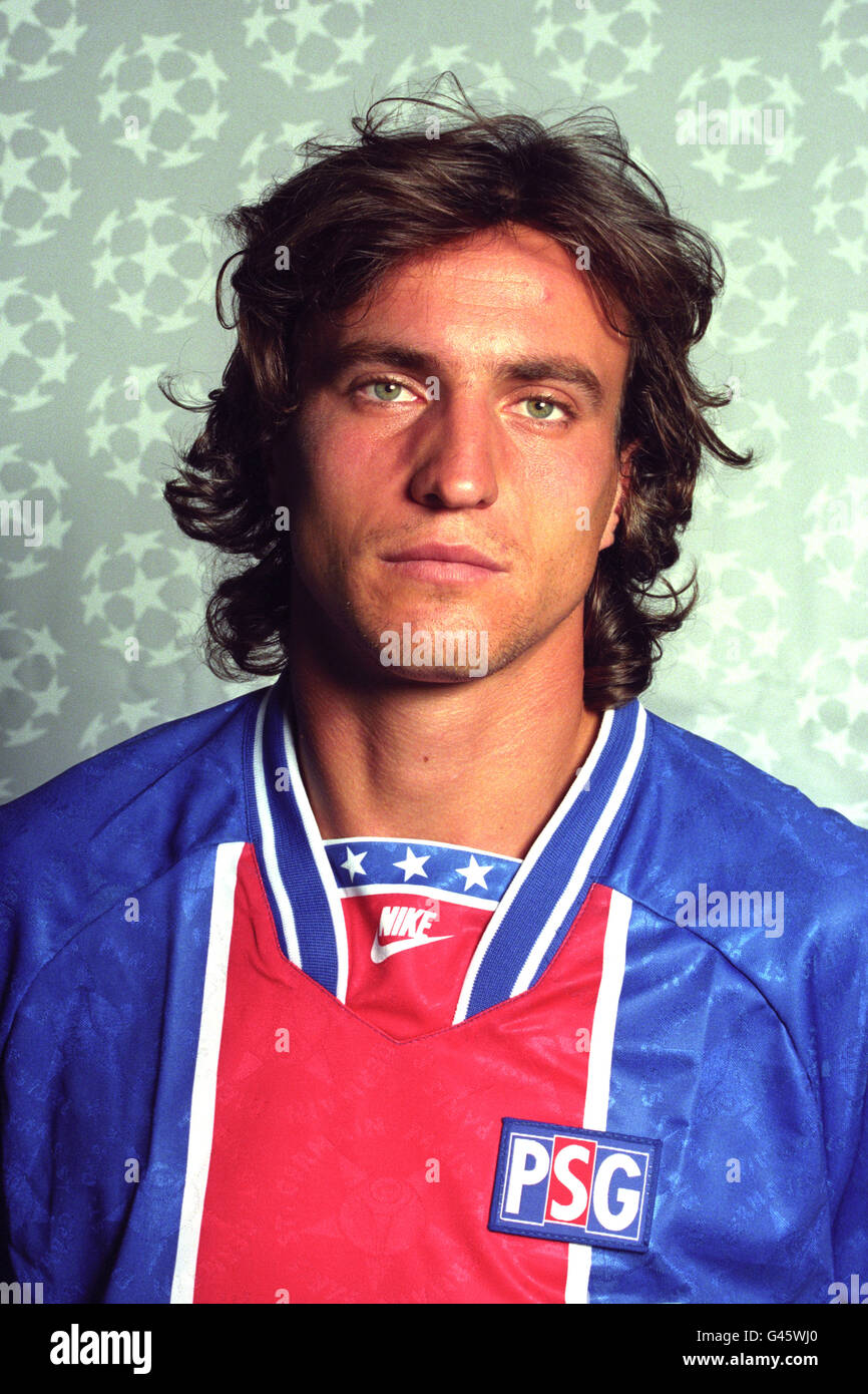 David ginola paris saint germain hi-res stock photography and images ...