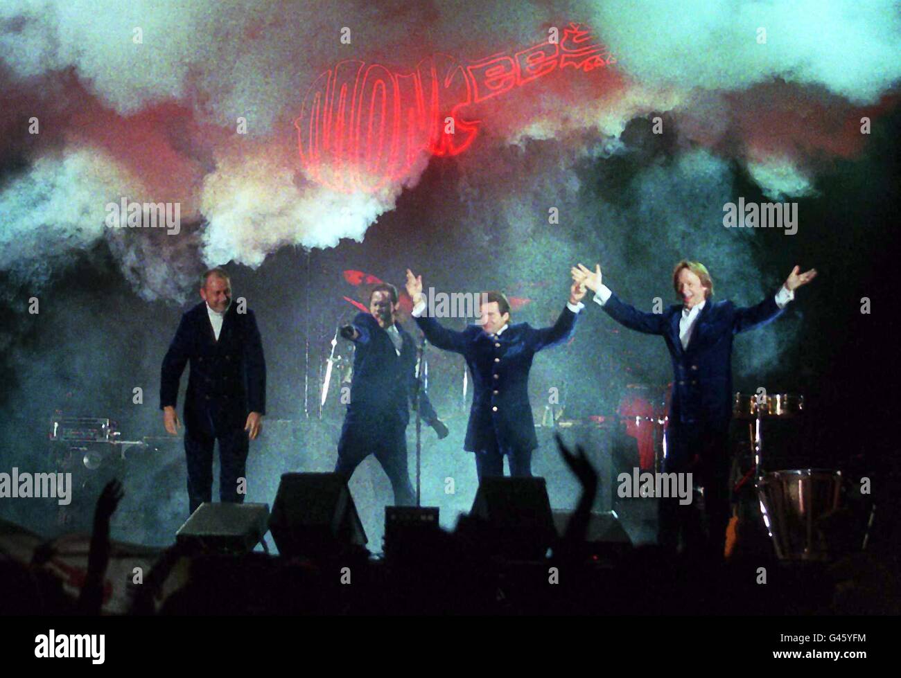 Davy jones the monkees hi-res stock photography and images - Alamy