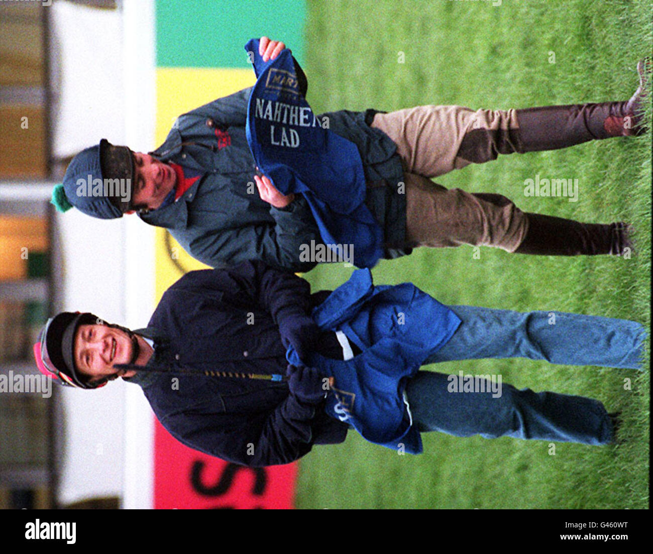 Jockeys richard dunwoody left and jason titley hi-res stock photography ...