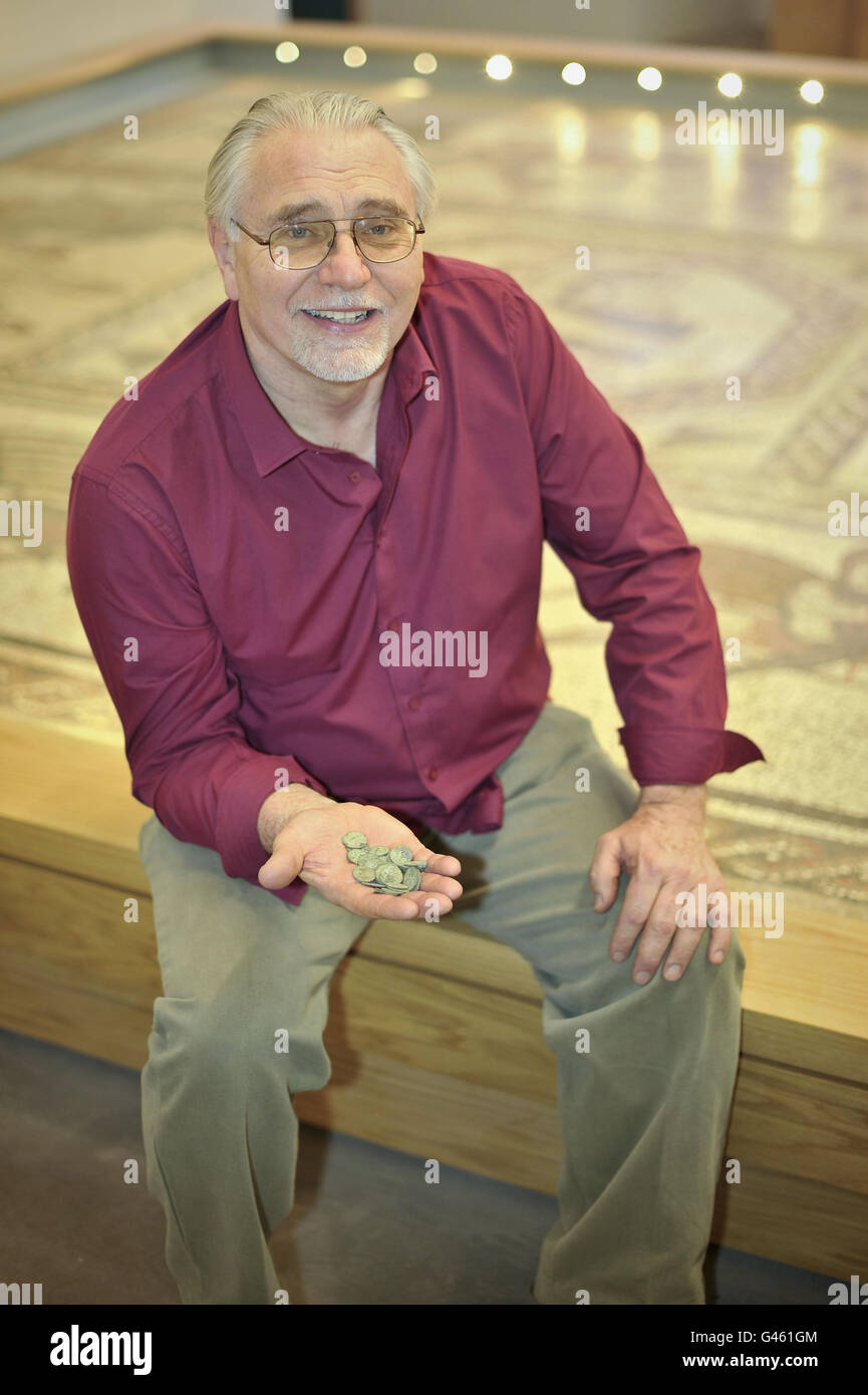 Iron Age gold jewellery hoard Stock Photo - Alamy