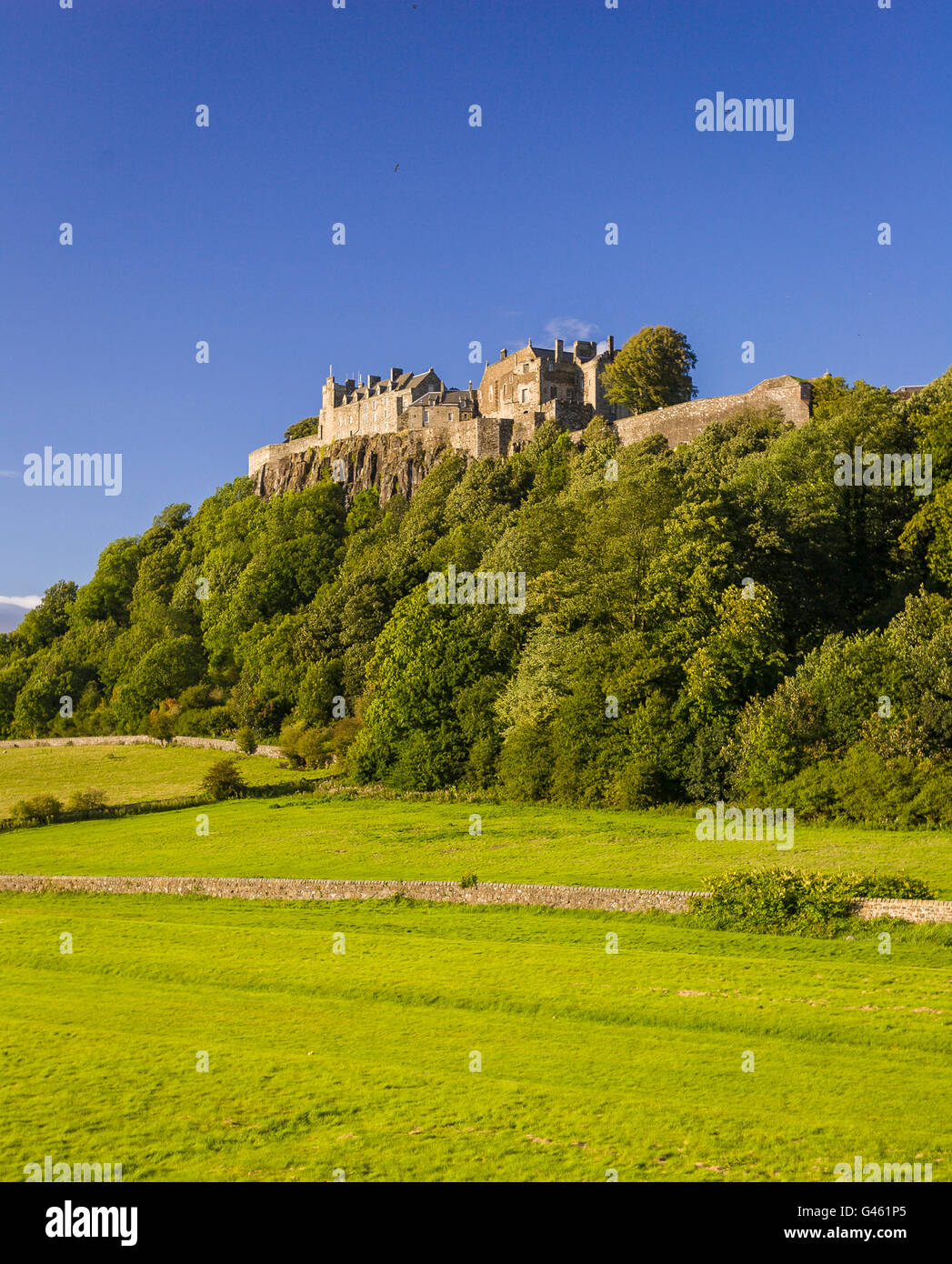 STIRLING, SCOTLAND - Stirling Castle, on Castle Hill, and fields Stock ...