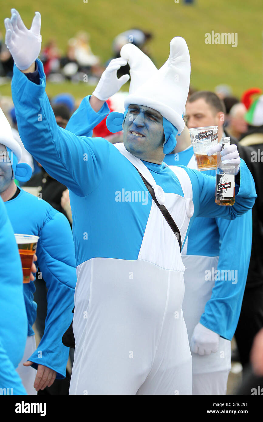 Scotland fans dressed as Smurfs outside Murrayfield prior to kick-off ...