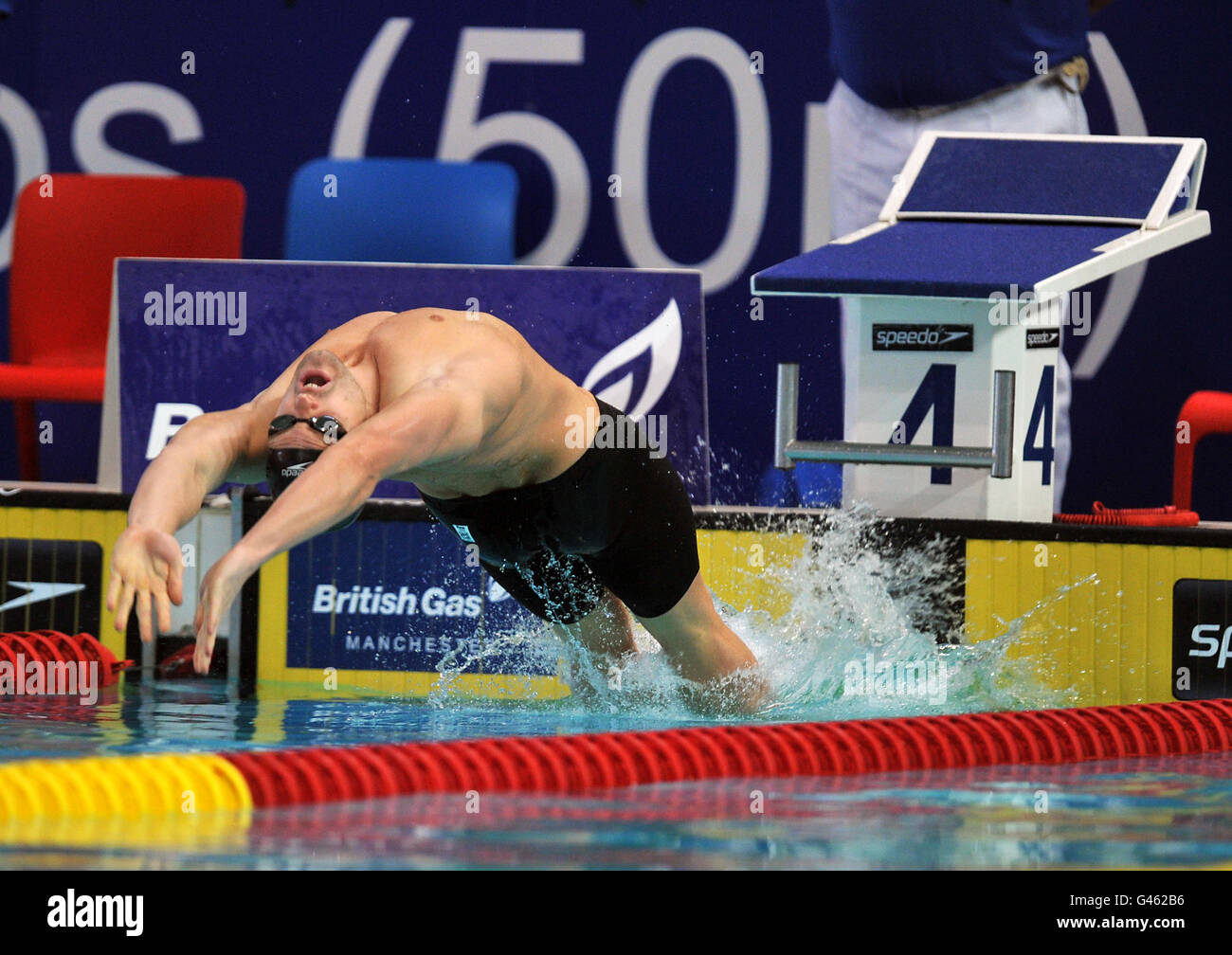 Mens backstroke start hi-res stock photography and images - Alamy