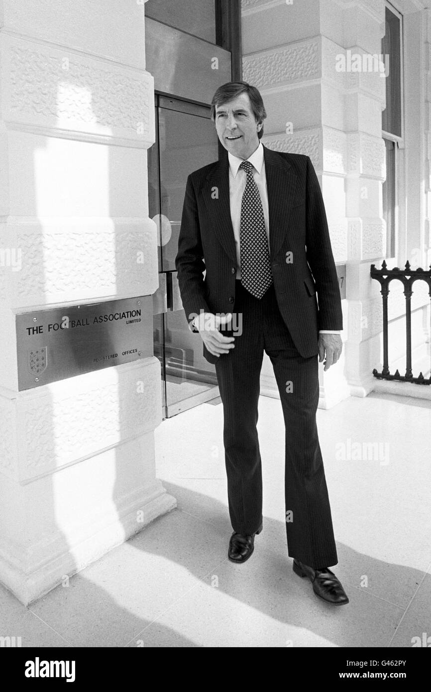 Edgar croker hi-res stock photography and images - Alamy