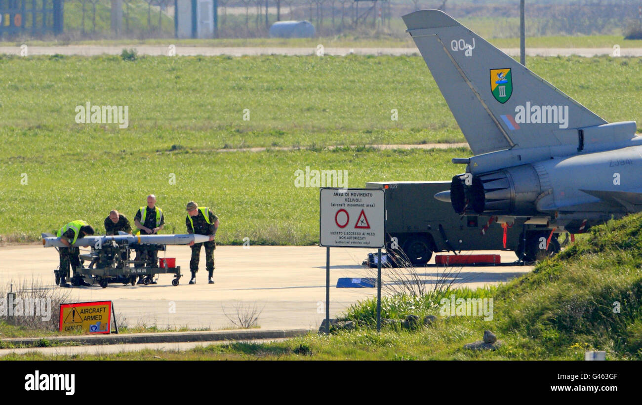 Load missile hi-res stock photography and images - Alamy