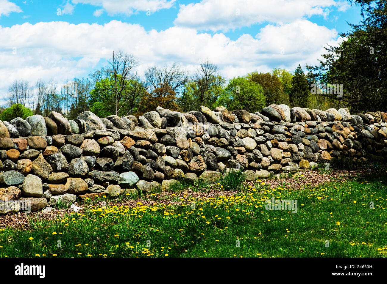 Boulder fence hi-res stock photography and images - Alamy