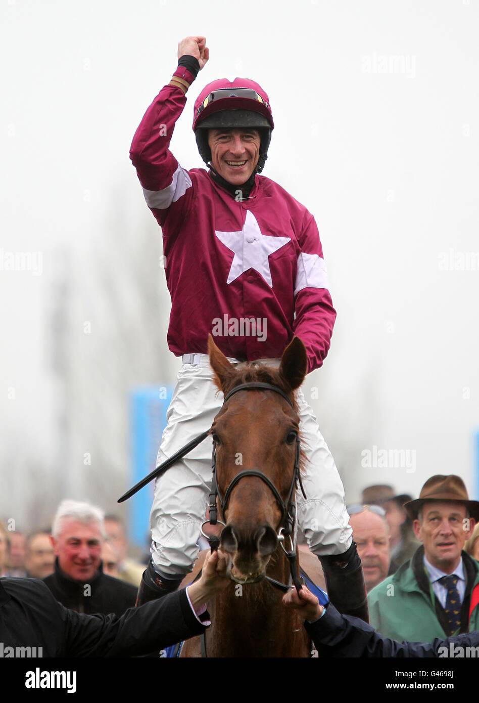 Baring bingham hurdle cheltenham hi-res stock photography and images ...