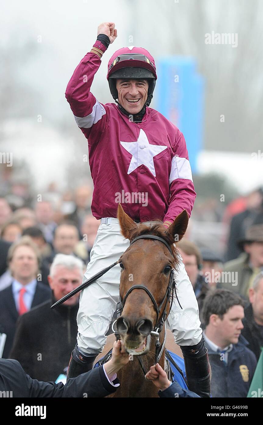 Baring bingham hurdle cheltenham hi-res stock photography and images ...