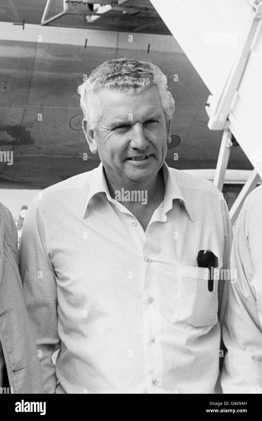 Former england test cricketer peter loader hi-res stock photography and ...