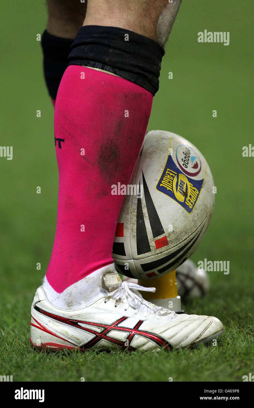Steeden match ball hi-res stock photography and images - Alamy