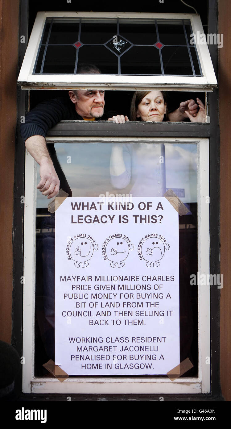 Margaret Jaconelli and her husband Jack are pictured in the window of ...