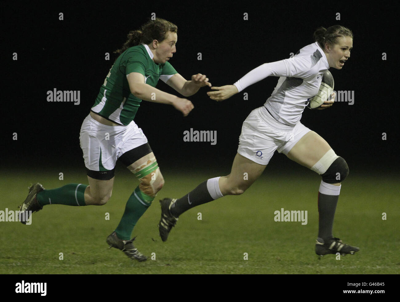 Ireland's Niamh Kavanagh tackles England's Emily Scarratt (right ...