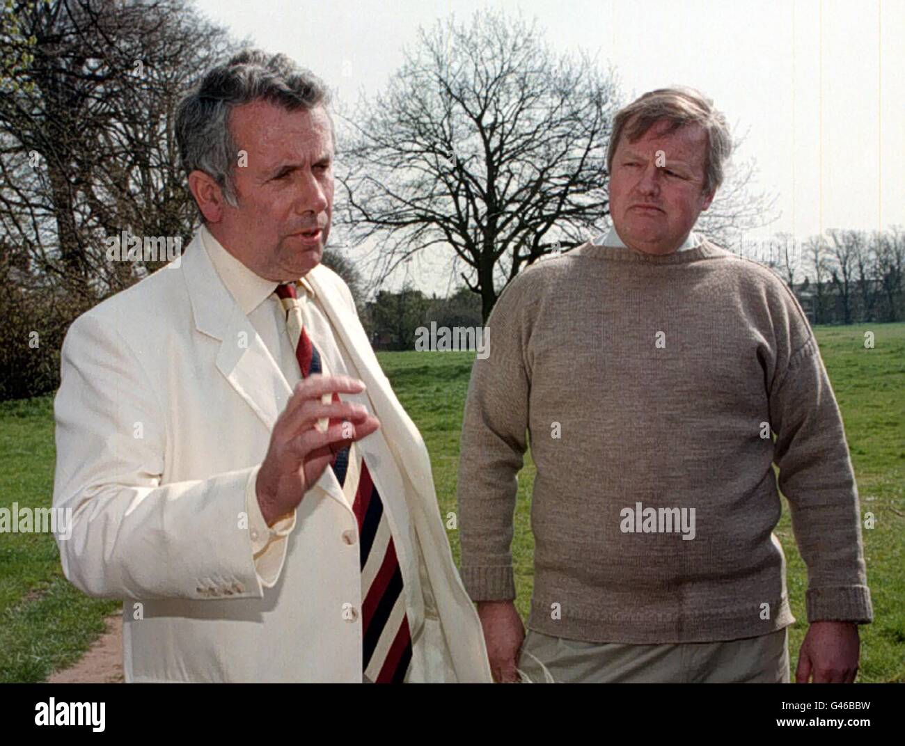 Agreed stand independant hi-res stock photography and images - Alamy