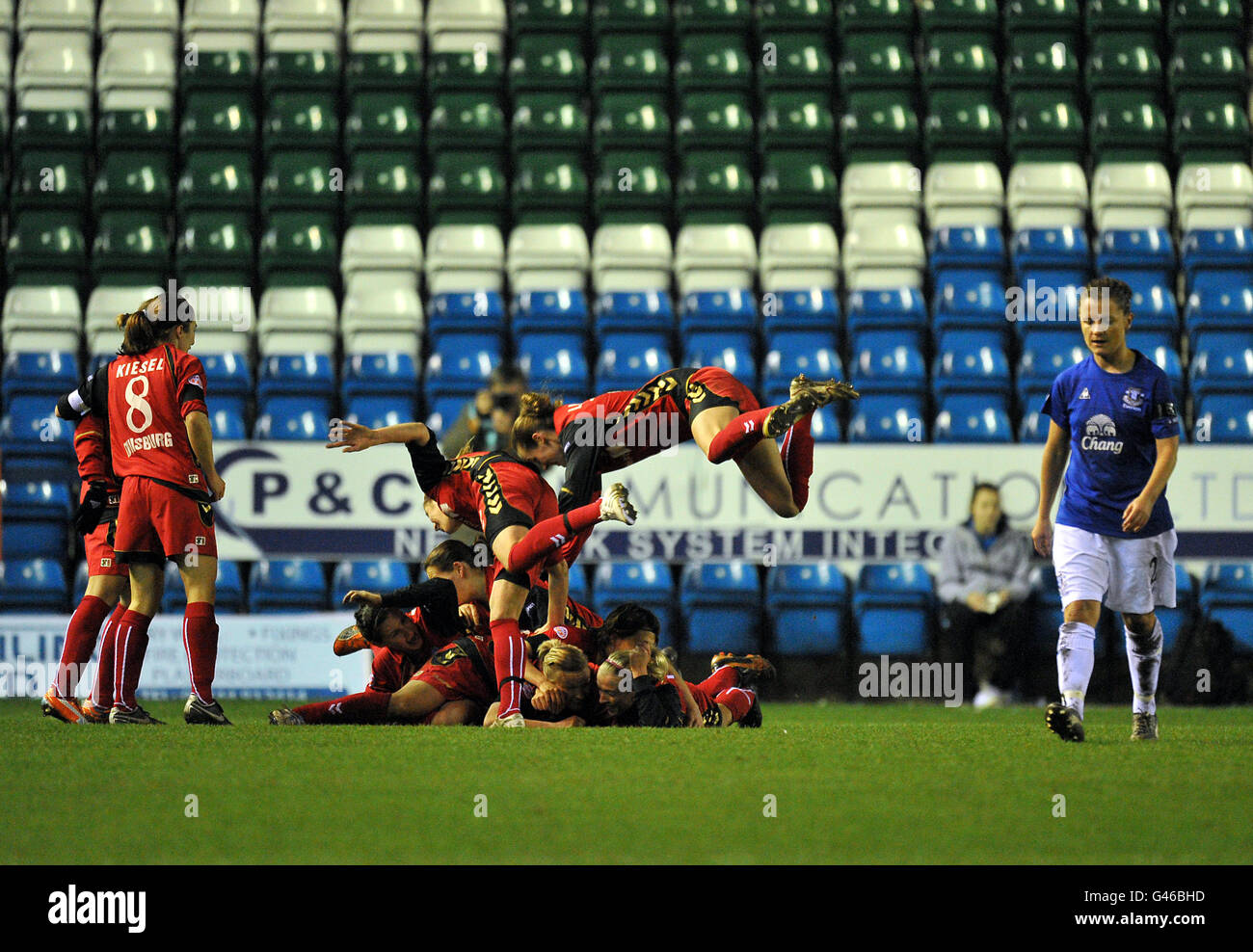 Champions league final 2001 hi-res stock photography and images - Alamy