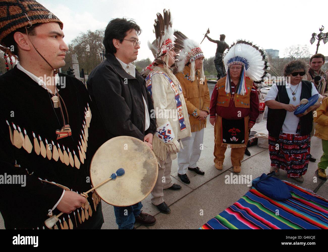 Canadian indians hi-res stock photography and images - Alamy