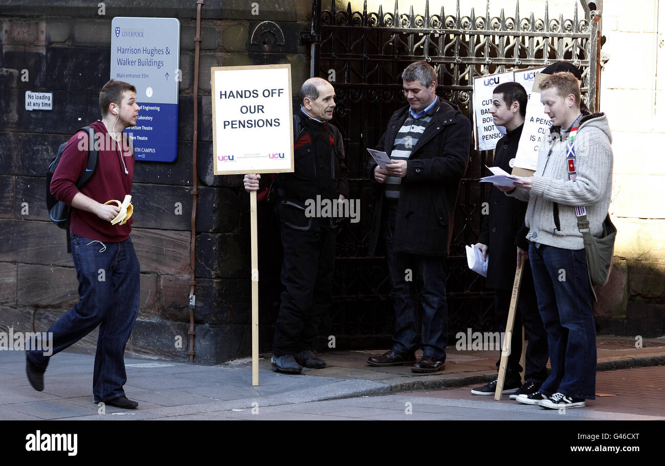 University staff strike Stock Photo - Alamy