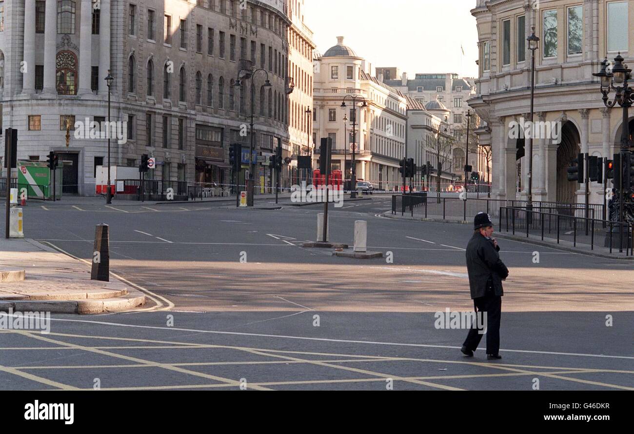 Police station trafalgar square hi-res stock photography and images - Alamy
