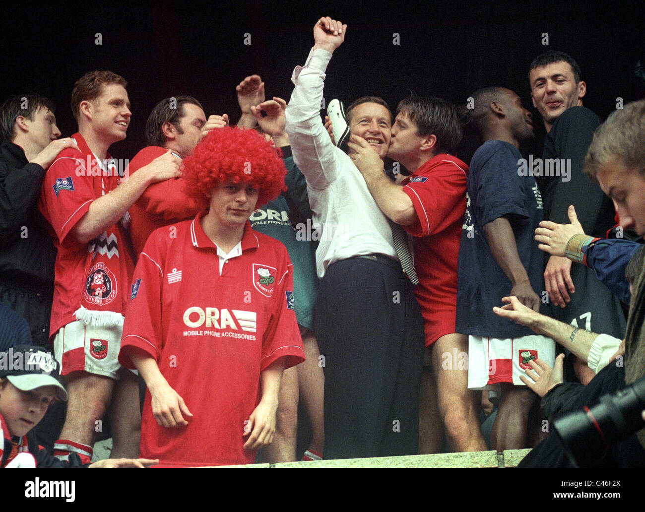 Barnsley manager danny wilson hi-res stock photography and images - Alamy