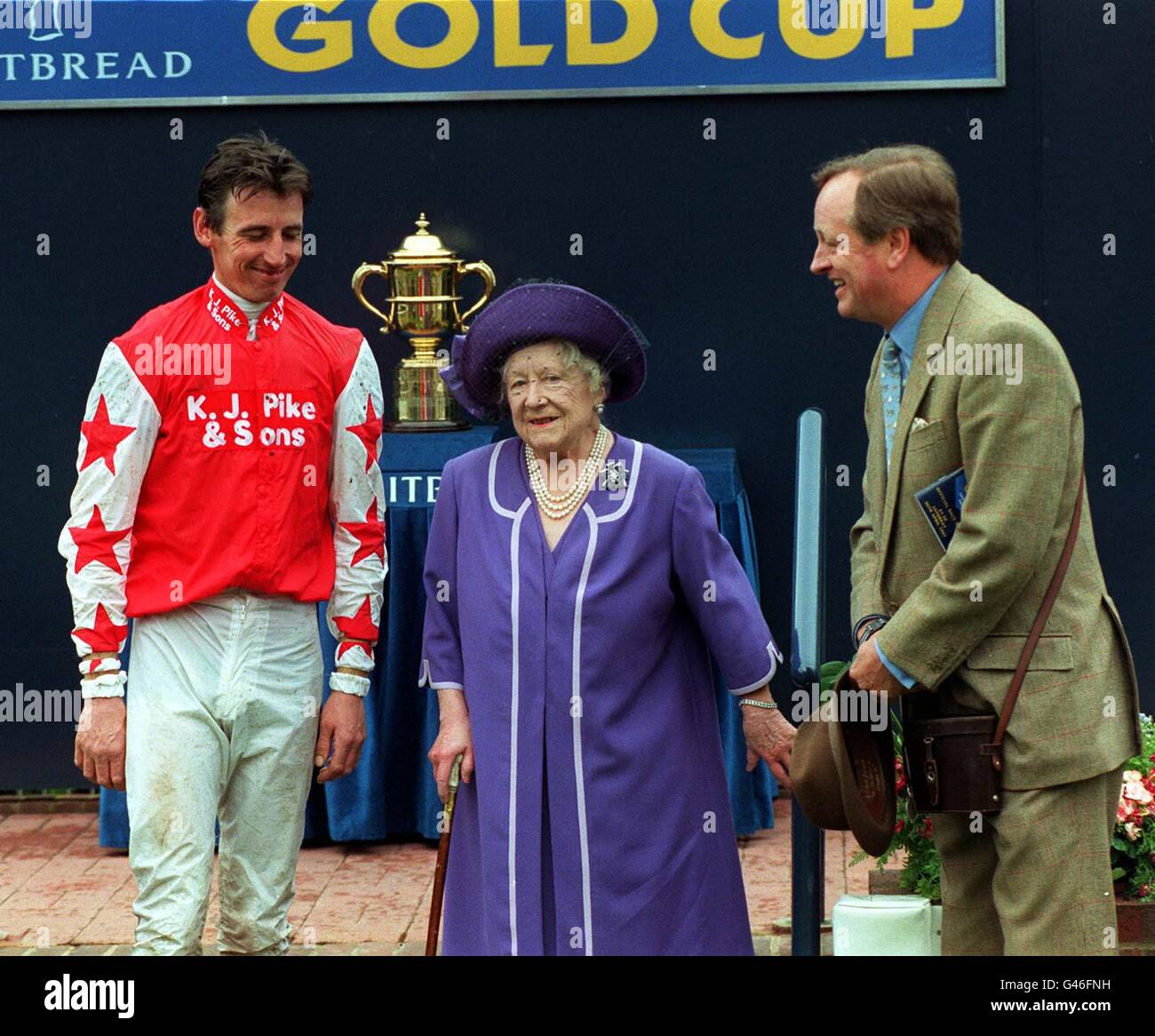 Brig andrew parker bowles right jockey rupert nuttall hi-res stock ...