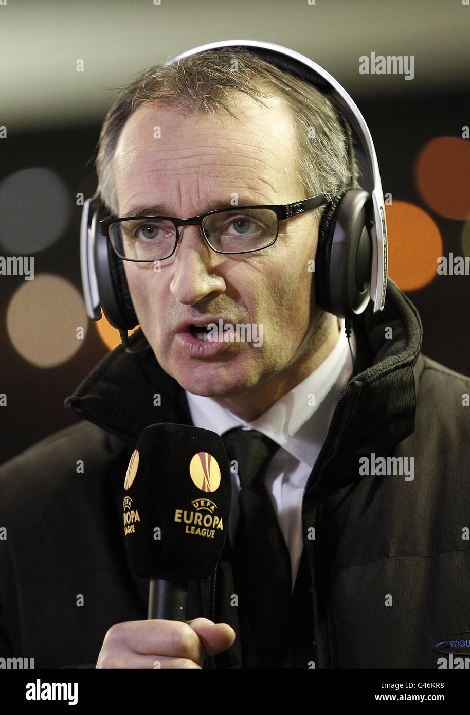 Pat nevin working for channel five at the game hi-res stock photography ...