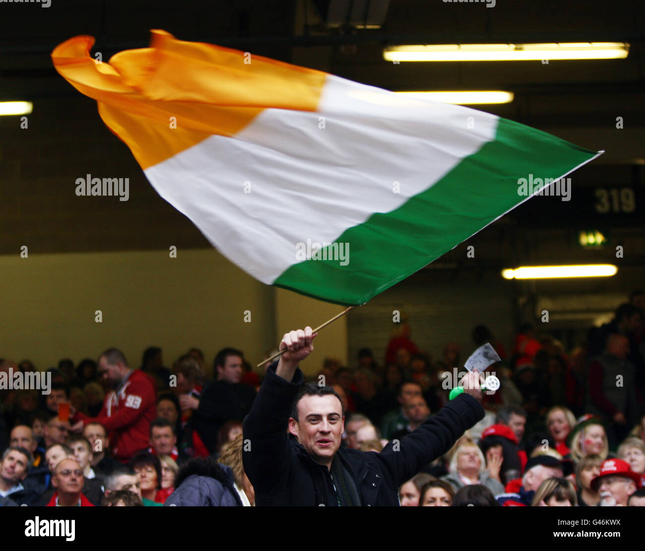 Ireland rugby flag hi-res stock photography and images - Alamy