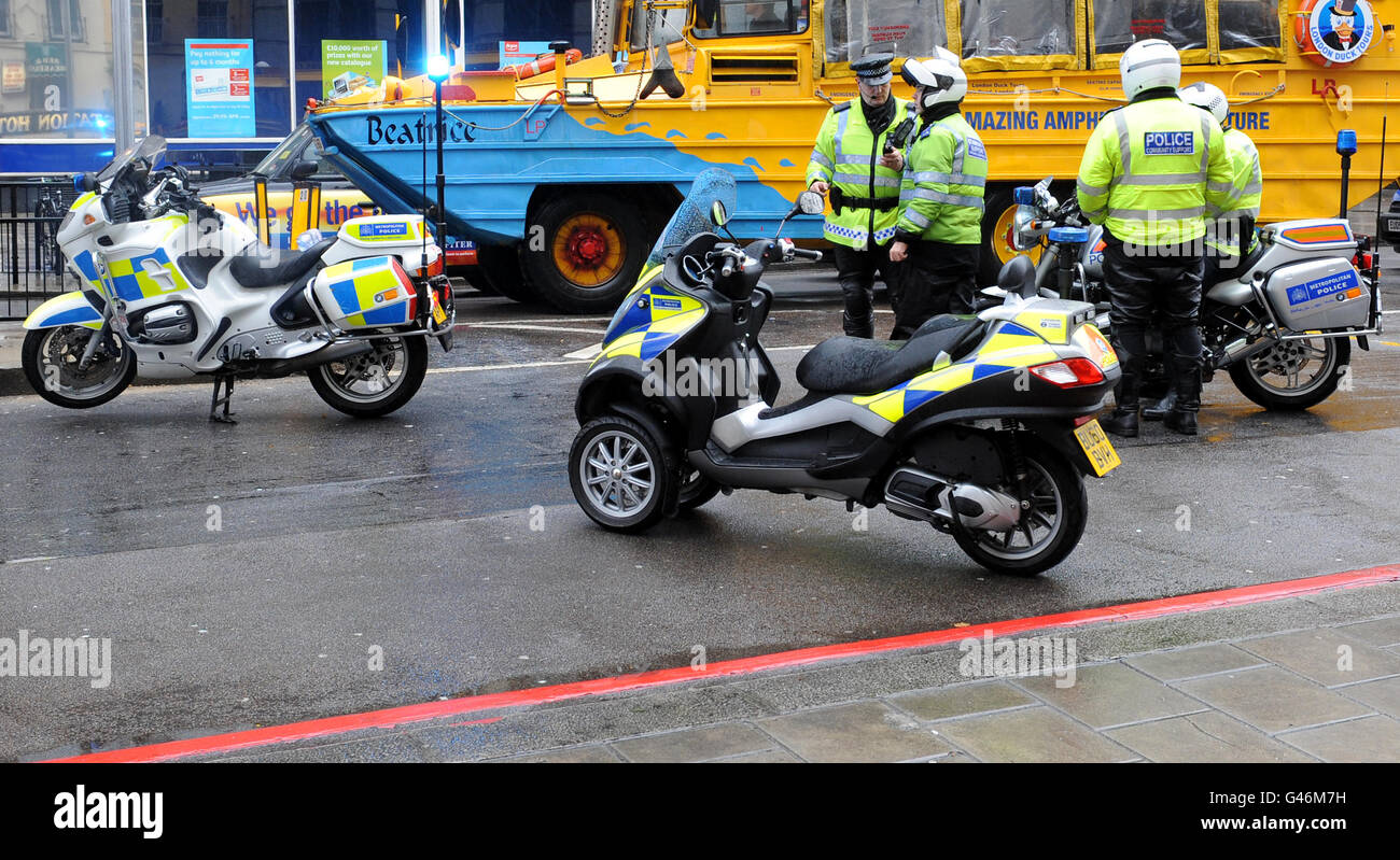 Metropolitan police motorcycles hi-res stock photography and images - Alamy