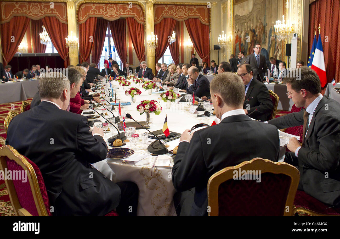 Heads of state attend their round table work session during the Summit ...
