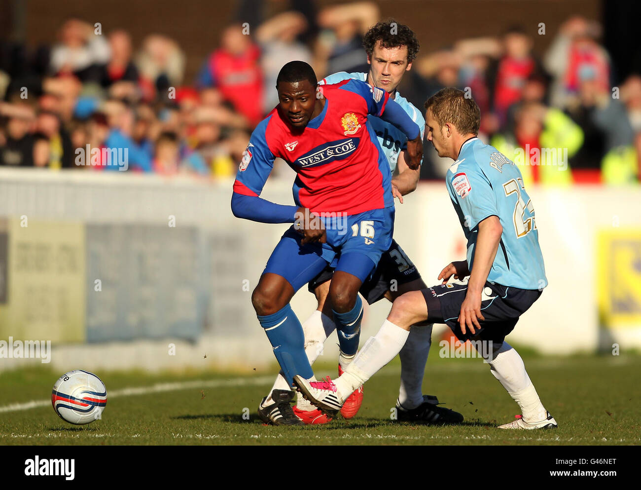 Charlton Athletic's Christian Dailly (centre) and Dean Parrett (right ...