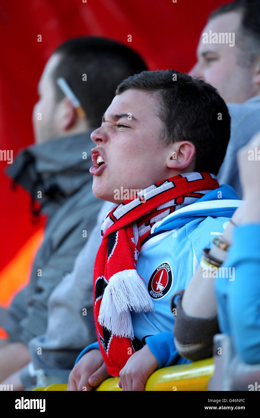 Unhappy football fans hi-res stock photography and images - Alamy