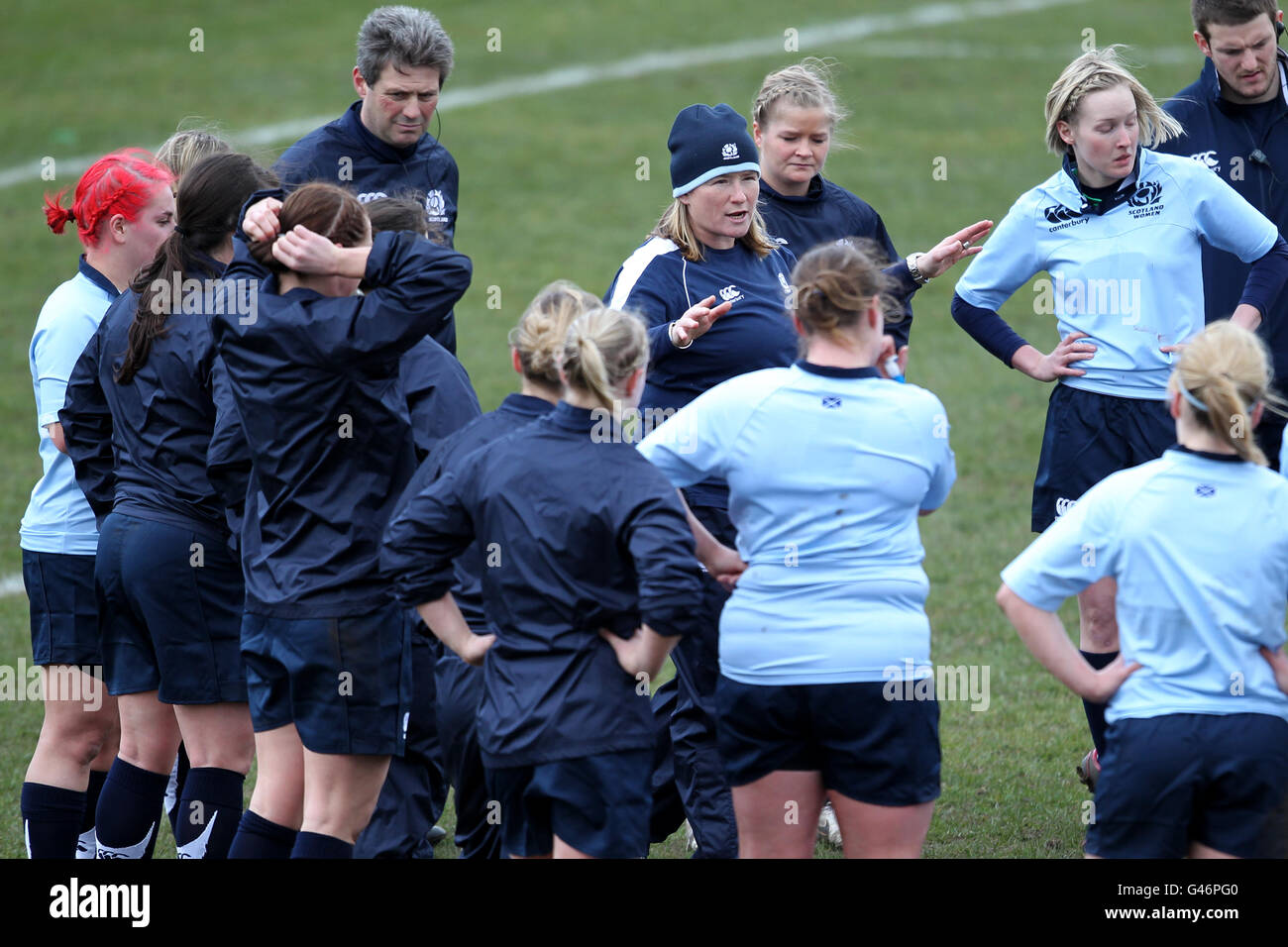 Scotland women during a team talk hi-res stock photography and images ...