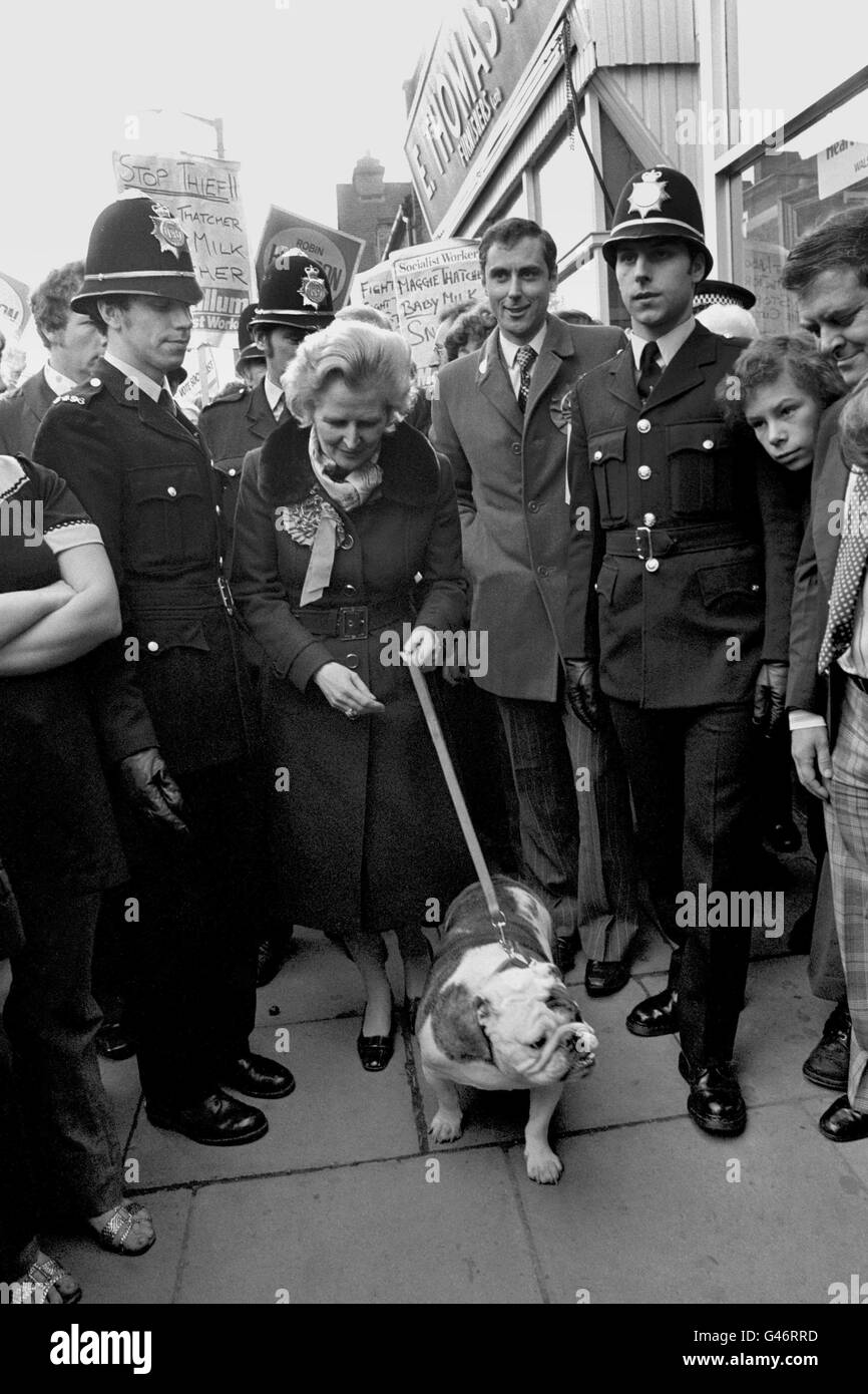 Politics police officers police dog hi-res stock photography and images ...