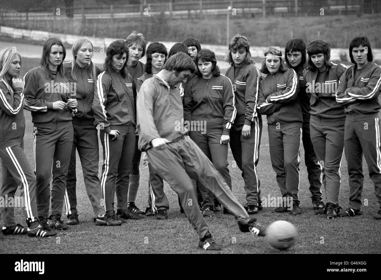Members of the 15 strong England squad for the Women's Soccer ...