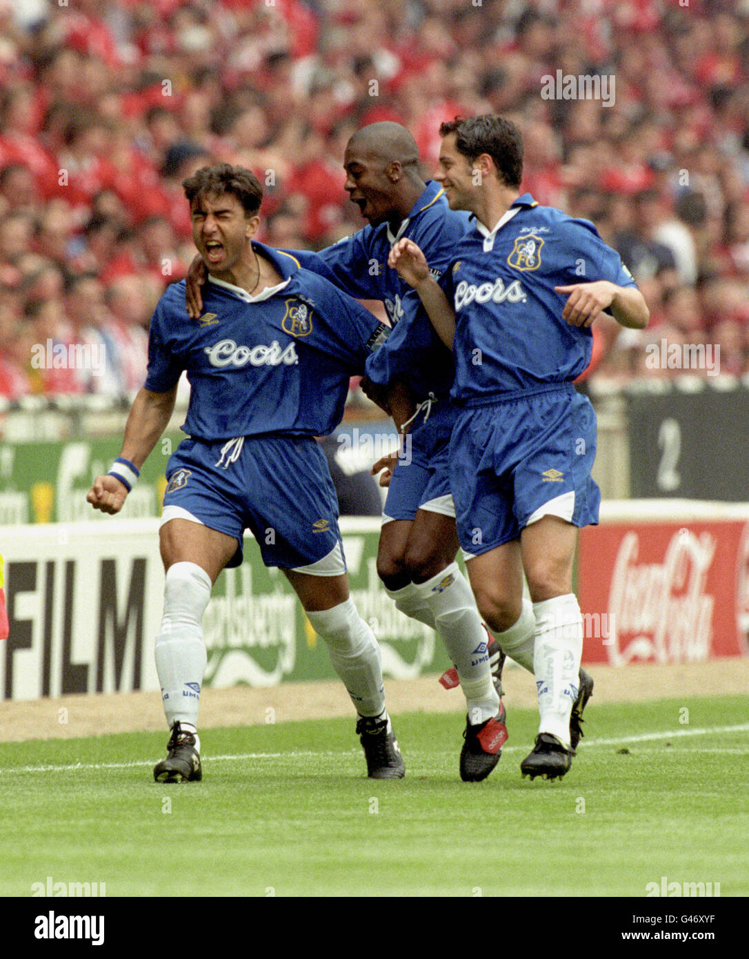 Chelsea's Roberto Di Matteo celebrates after scoring within the first ...