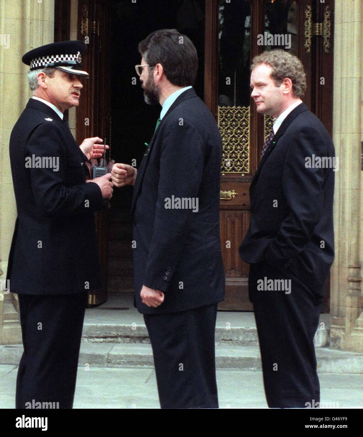 Talk with martin mcguinness hi-res stock photography and images - Alamy