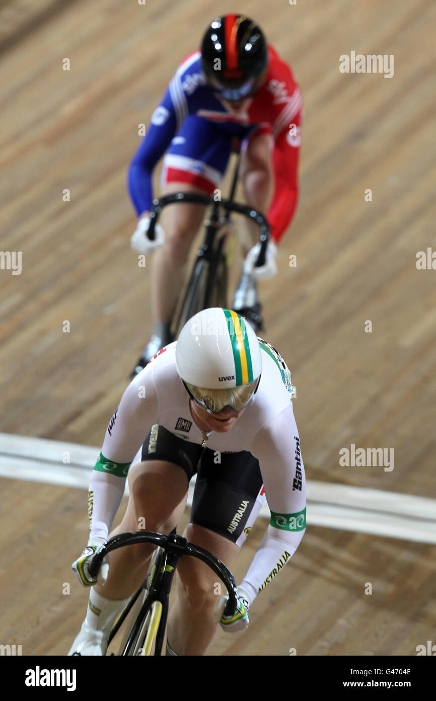 Great Britain's Victoria Pendleton (behind) and Australia's Anna Meares ...