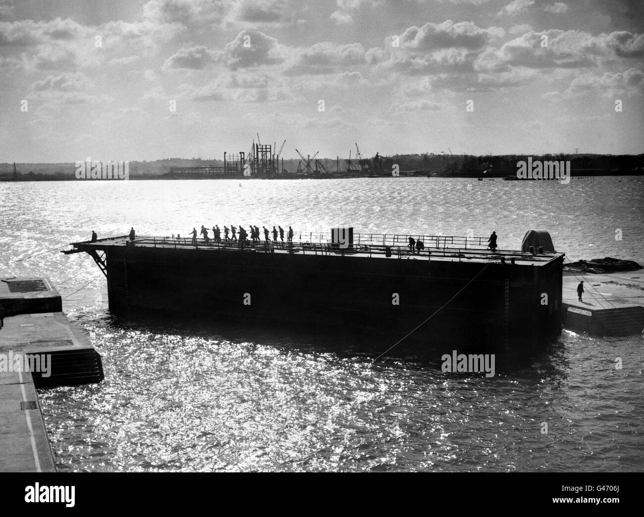 Transport - Water - Dry Docks - Millbrook, Southampton Stock Photo - Alamy