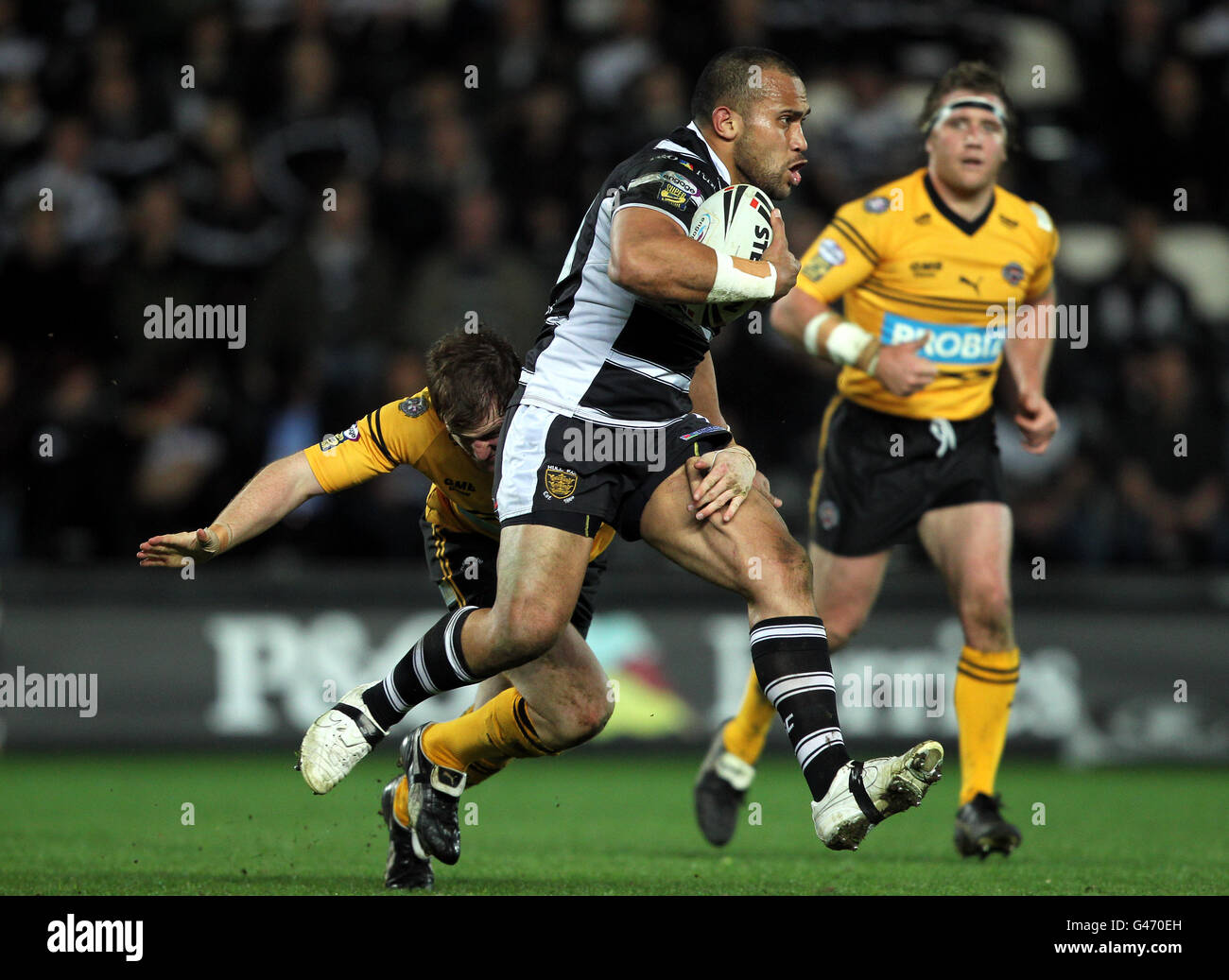 Hull FC's Sam Moa and Castleford Tigers' Martin Aspinwall Stock Photo ...